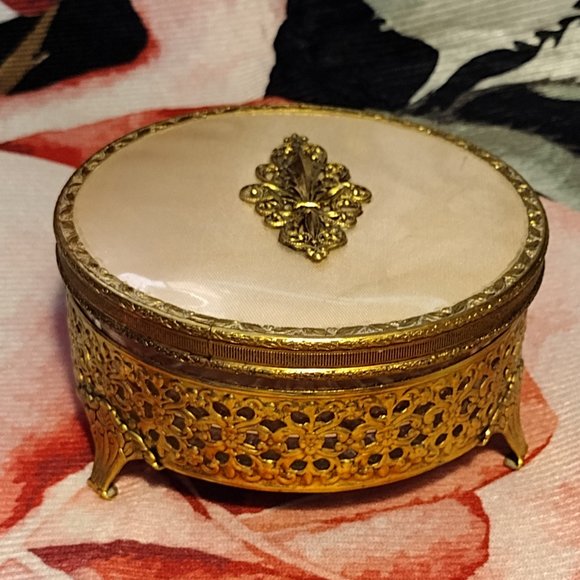 Vintage | Makeup | Vintage Vanity Fleurdelis Powder Jar | Poshmark
